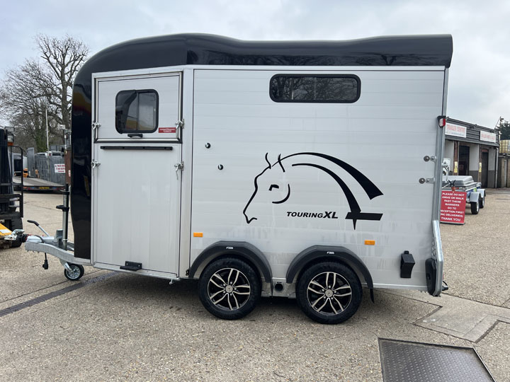 Cheval Liberte horse trailers UK sales | Cheval horse boxes for sale ...